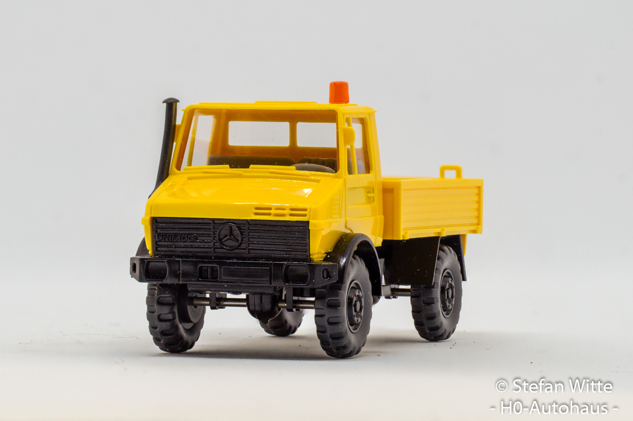 Mercedes Benz Unimog U 1700 L - H0-Autohaus