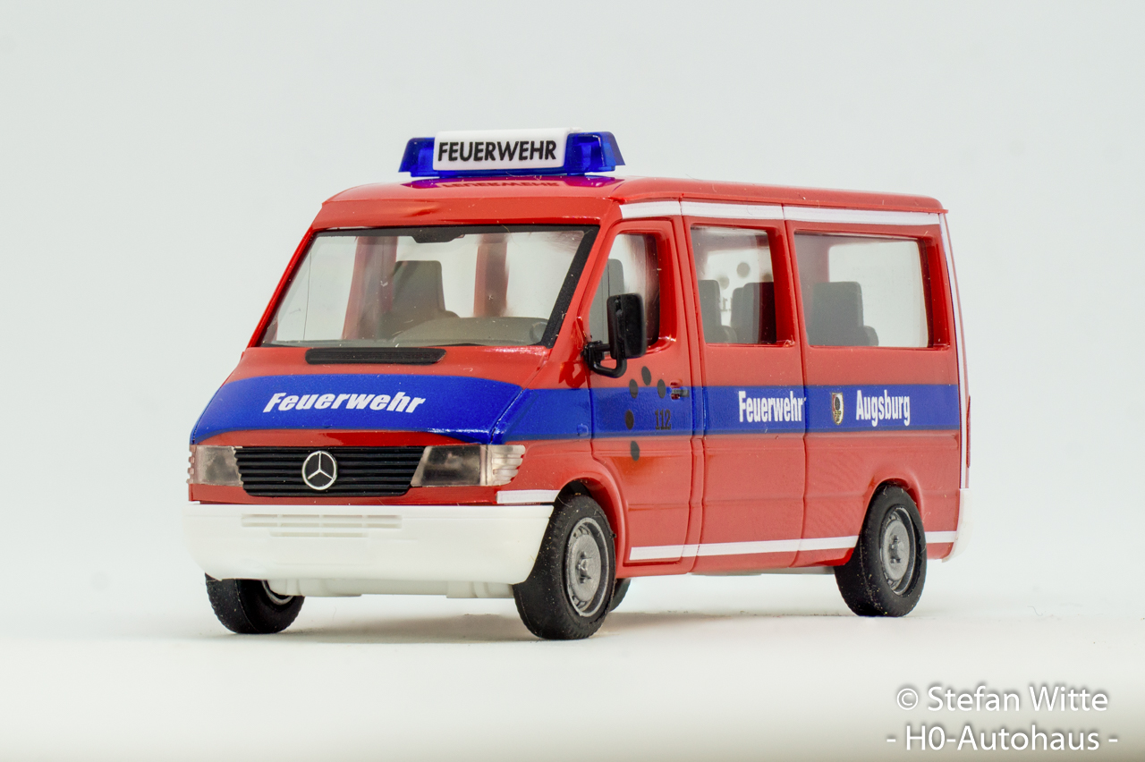 Mercedes Benz T1N Sprinter Feuerwehr Augsburg - H0-Autohaus