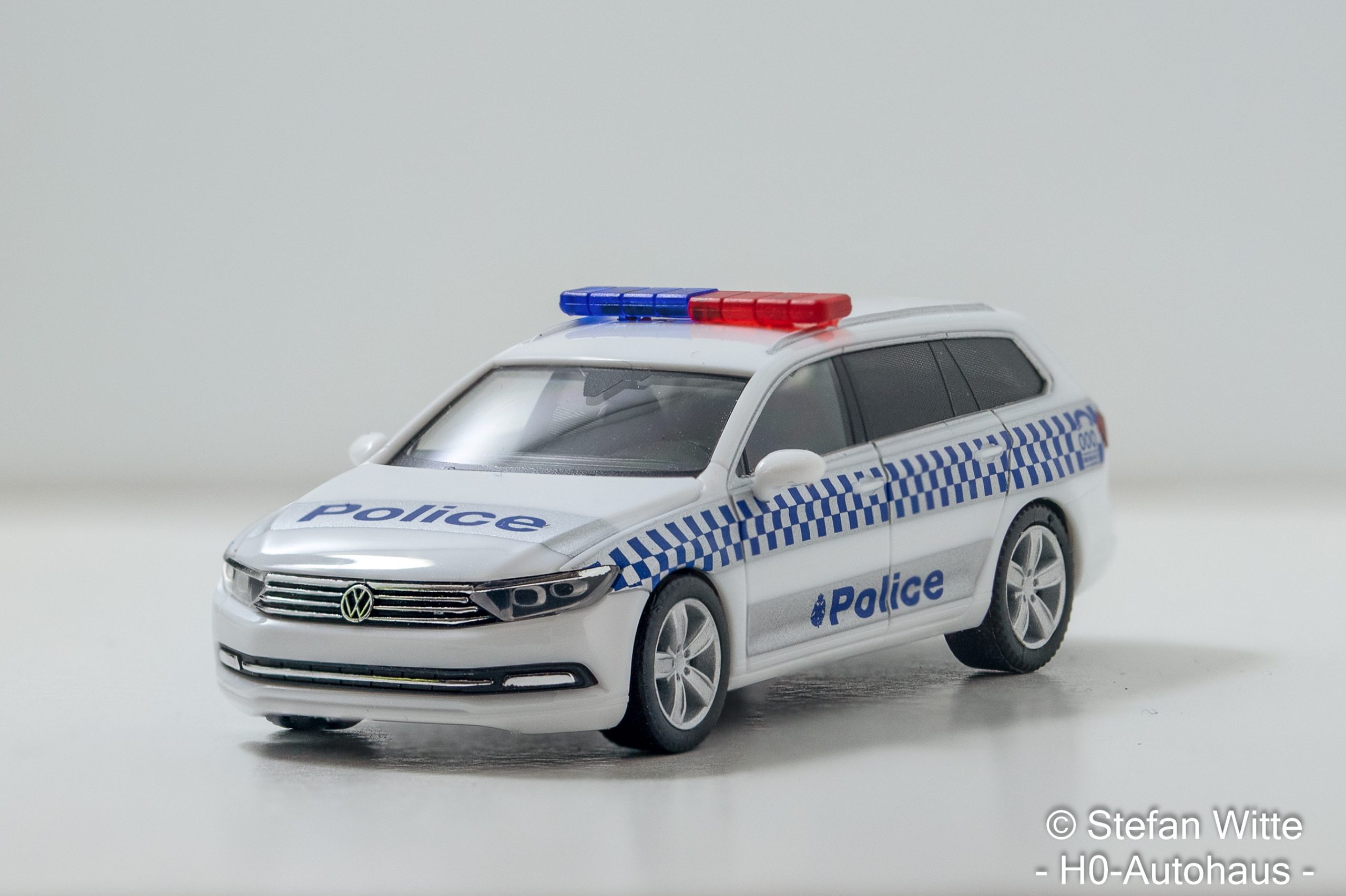 VW Passat Variant Victoria Police - H0-Autohaus